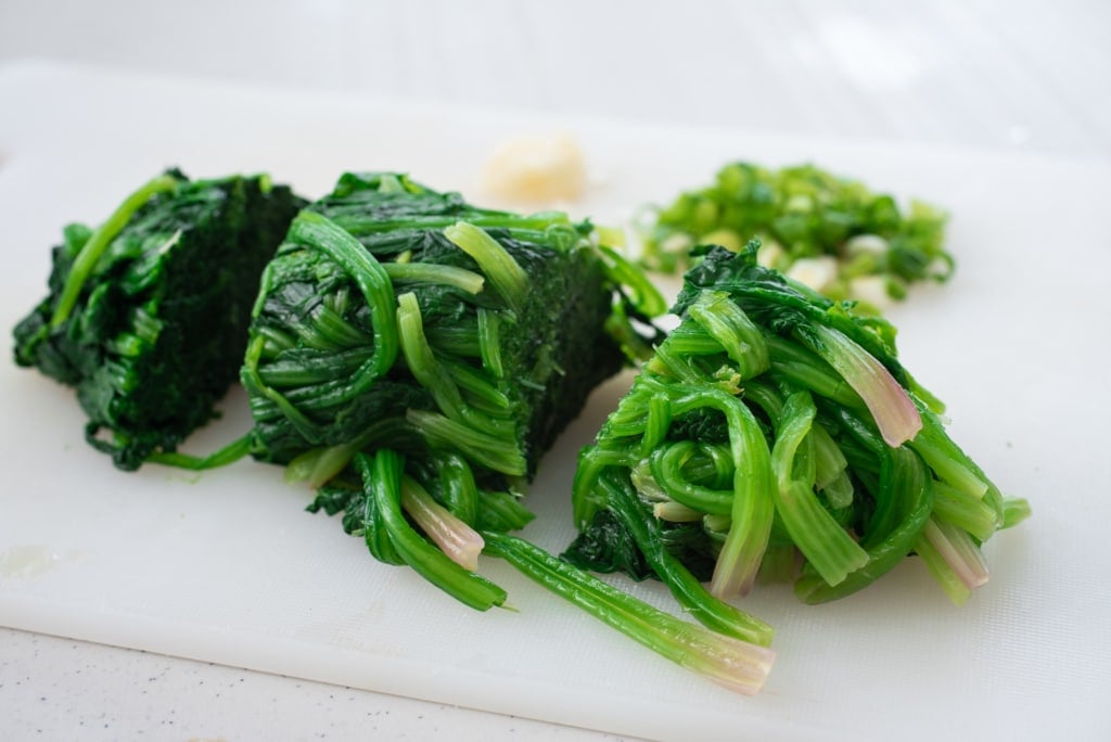 Sigeumchi Namul (Korean Spinach Side Dish) - Korean Bapsang