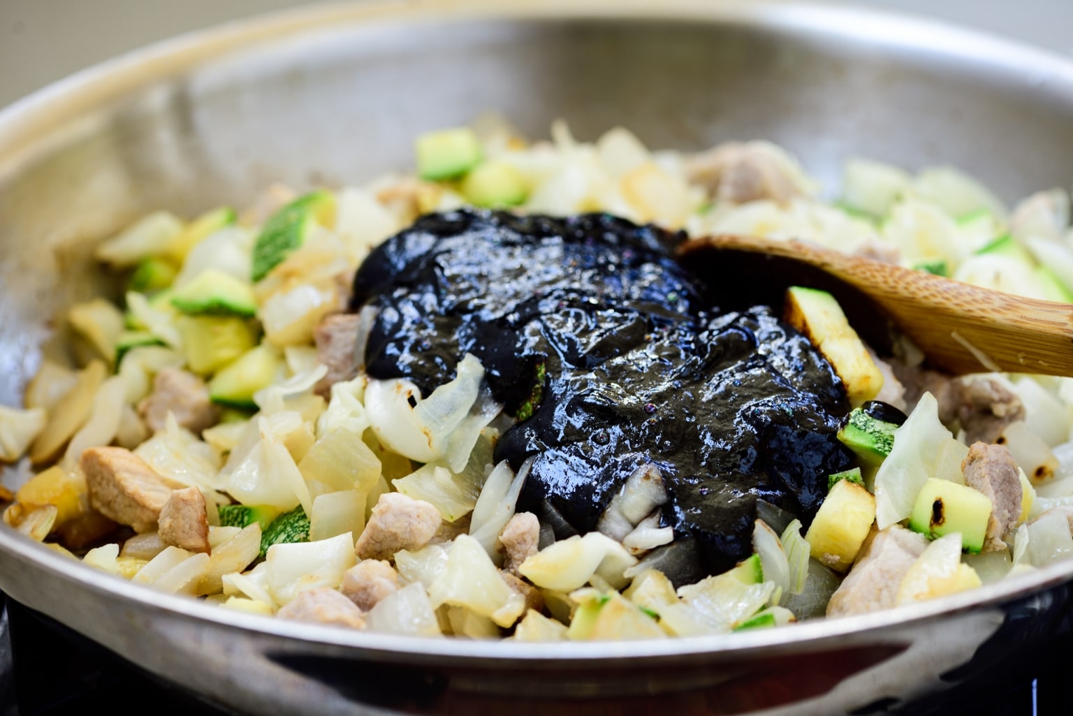 Jajangmyeon (Noodles in Black Bean Sauce) - Korean Bapsang