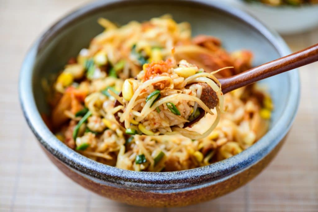 Kongnamul Bap (Soybean Sprout Rice Bowl) - Korean Bapsang