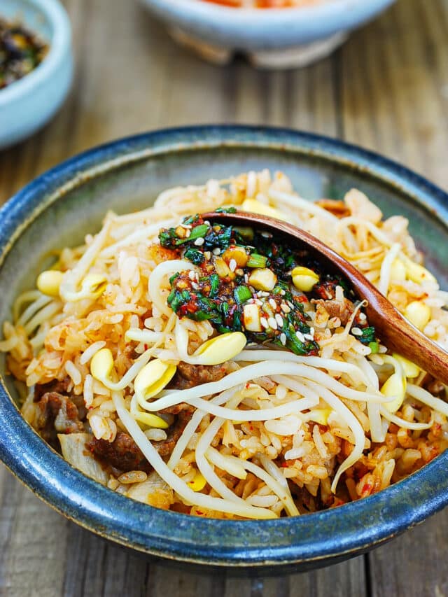 Kongnamul Bap (Soybean Sprout Rice Bowl) - Korean Bapsang