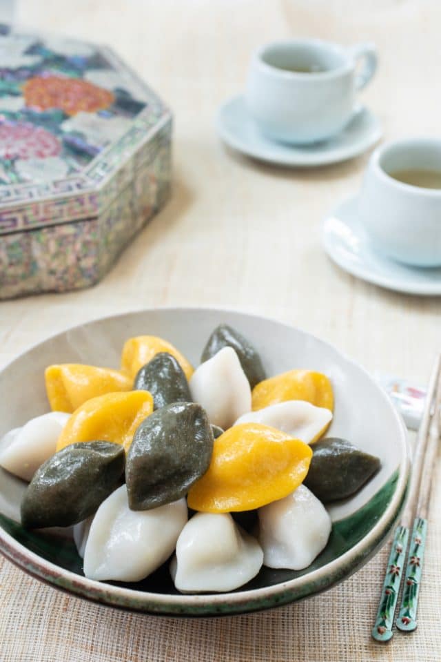 Songpyeon (Half-moon Shaped Rice Cake) - Korean Bapsang