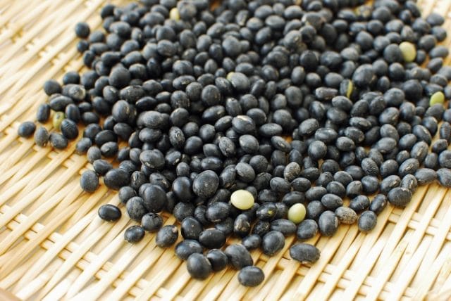 Kongjang (Soy Braised Soybeans) - Korean Bapsang