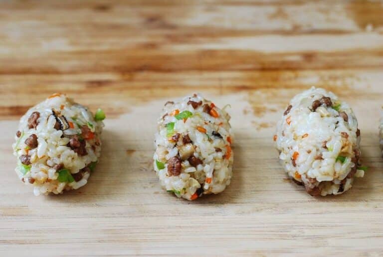 Kimchi Ssambap (Rice Rolls) - Korean Bapsang