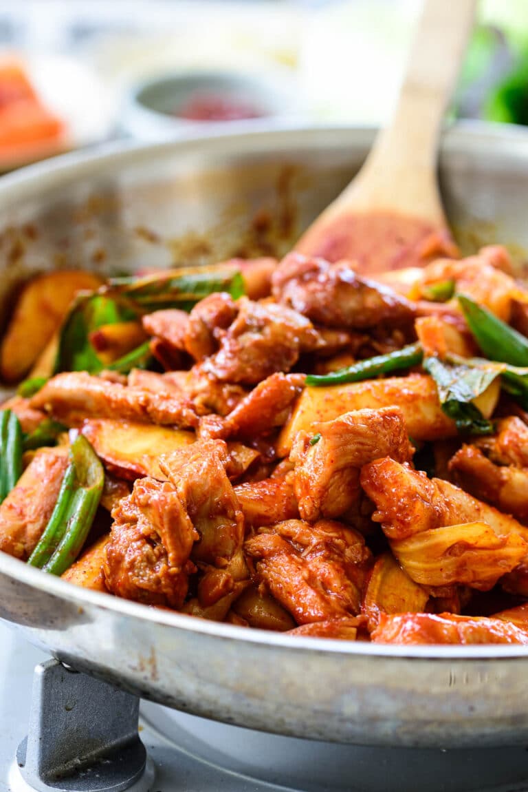 Dakgalbi (Stir-fried Spicy Chicken) - Korean Bapsang