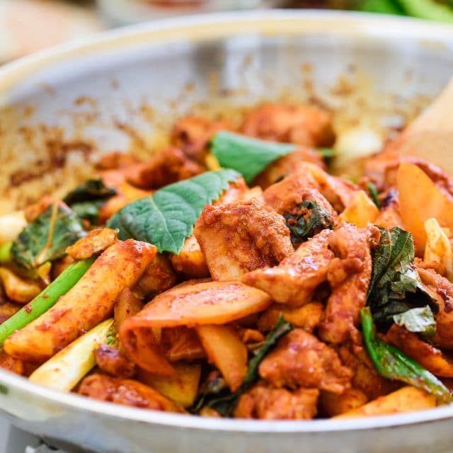 Dak Galbi (Stir-fried Spicy Chicken) - Korean Bapsang
