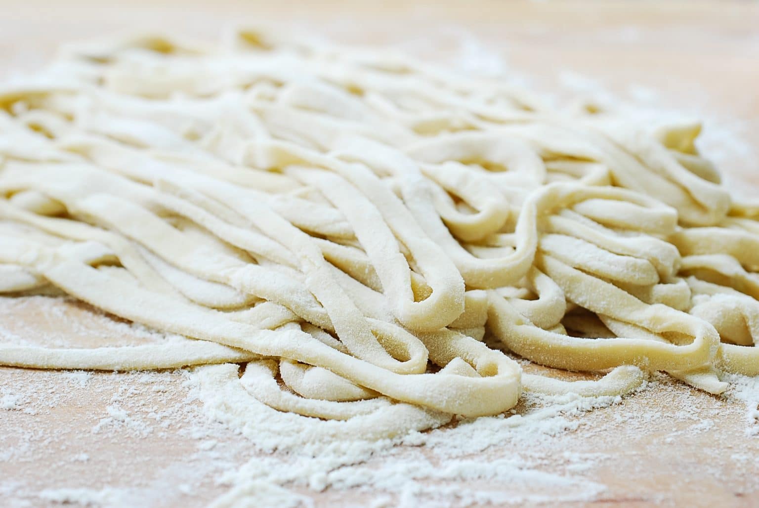 Dak Kalguksu (Chicken Noodle Soup) - Korean Bapsang