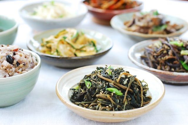 Chwinamul Bokkeum (Stir-fried Aster Scaber) - Korean Bapsang