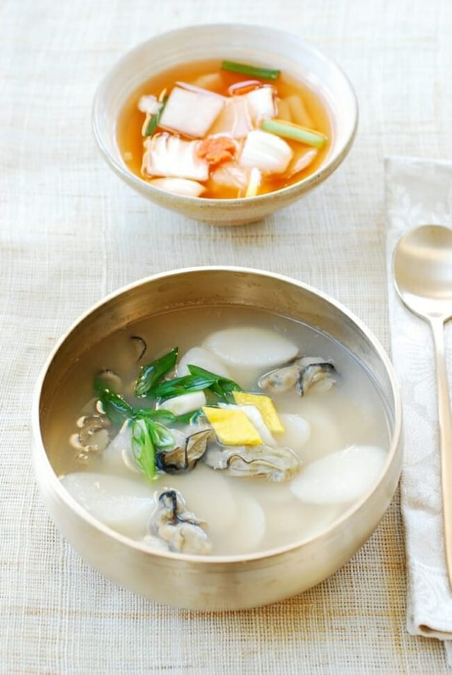 Gul Tteokguk (Oyster Rice Cake Soup) - Korean Bapsang