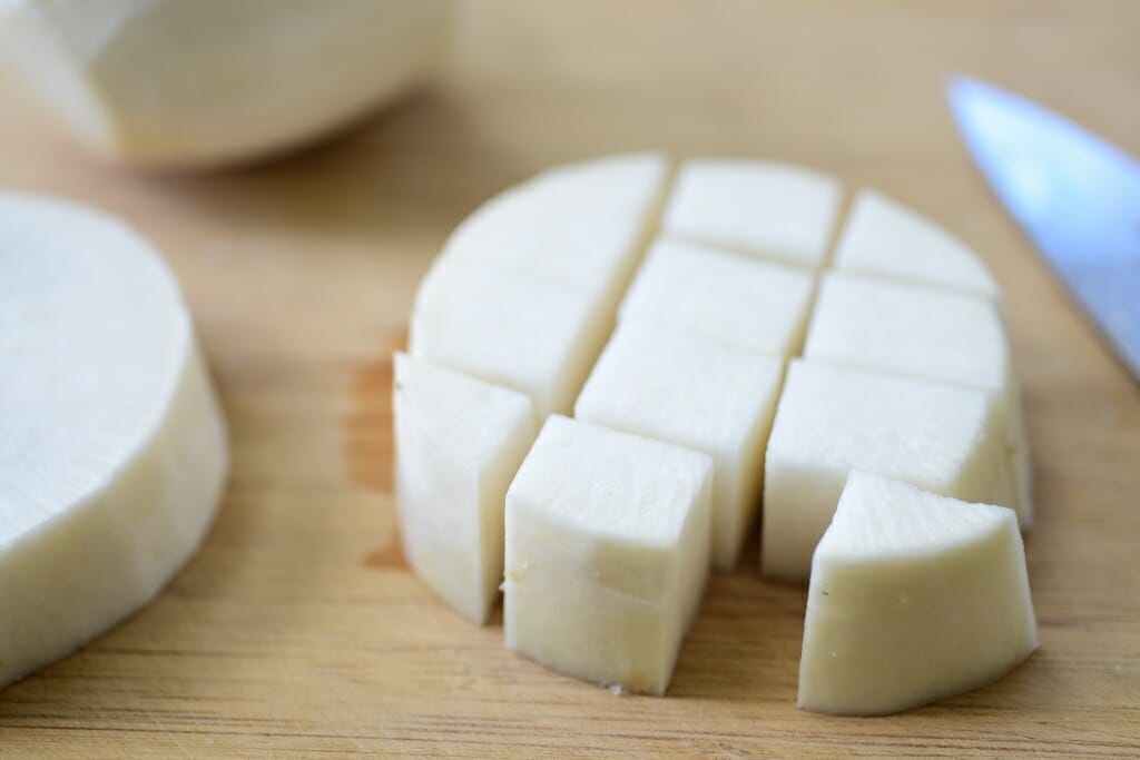 Kkakdugi (Cubed Radish Kimchi) - Korean Bapsang