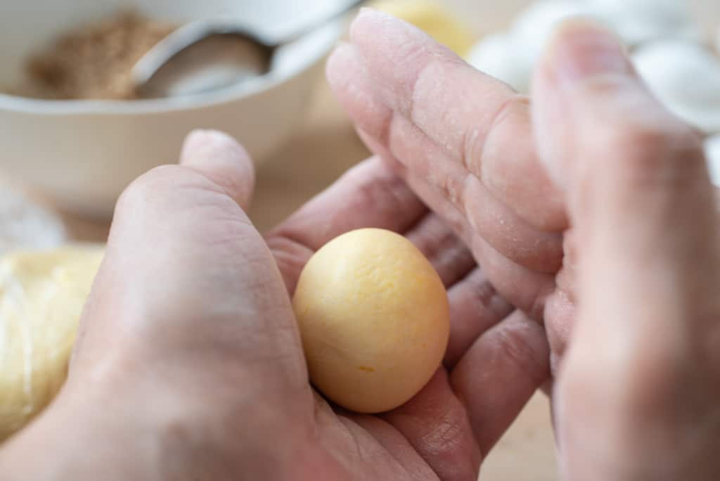 Songpyeon (Half-moon Shaped Rice Cake) - Korean Bapsang