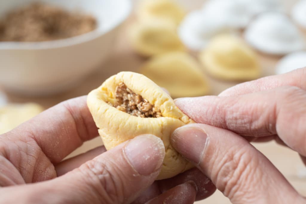 Songpyeon (Half-moon Shaped Rice Cake) - Korean Bapsang