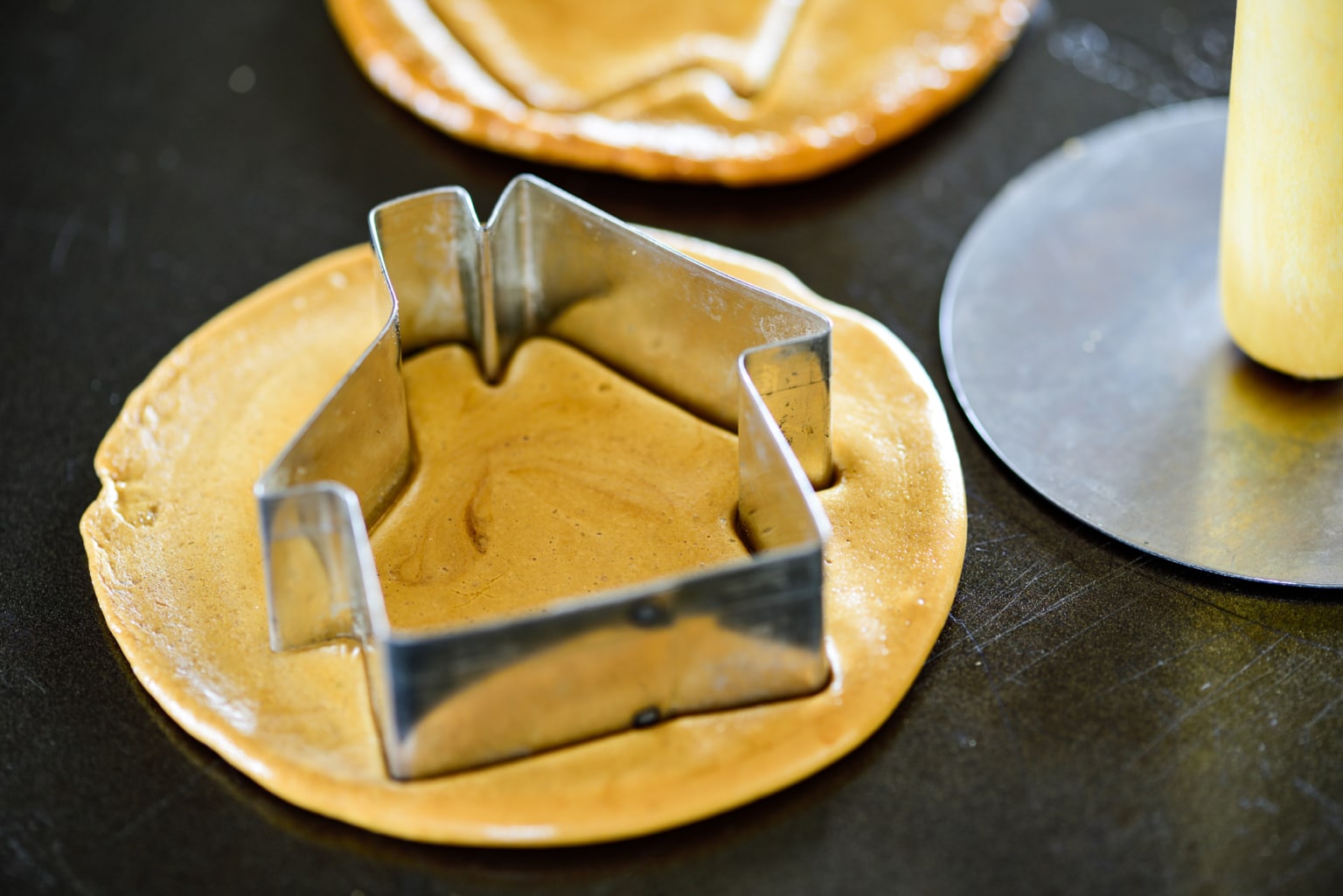 Dalgona (Korean Sponge Candy) - Korean Bapsang