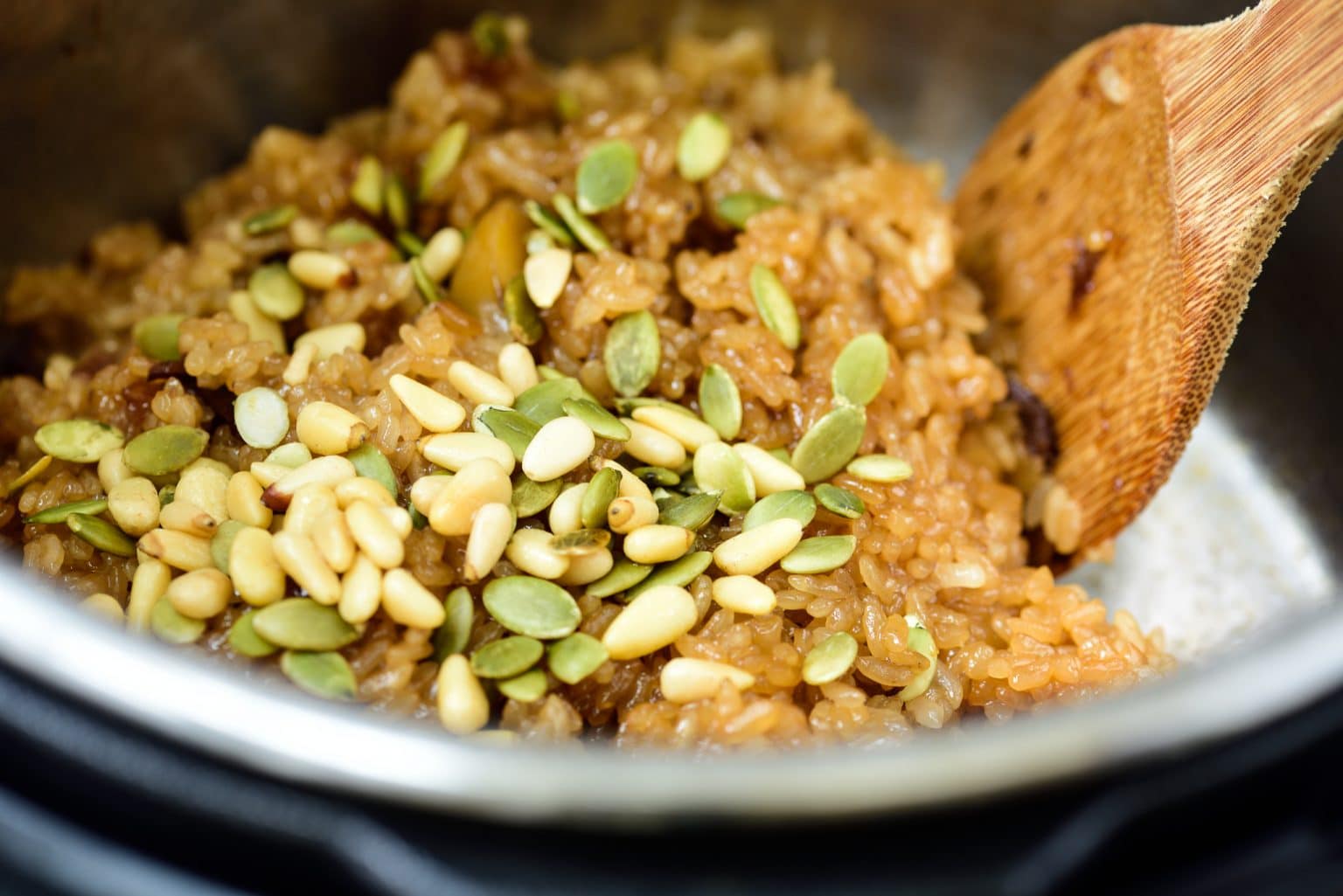 Yasik (Korean sweet rice cake with dried fruits and nuts) - Korean Bapsang