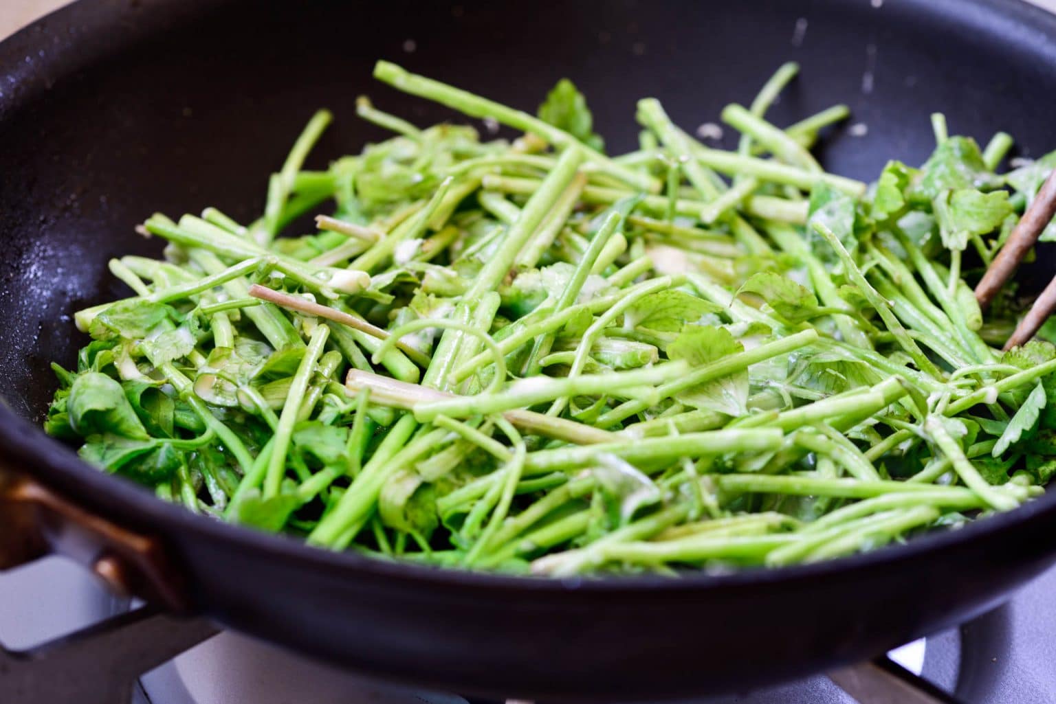 Minari Jeon (Water Dropwort Pancake) - Korean Bapsang