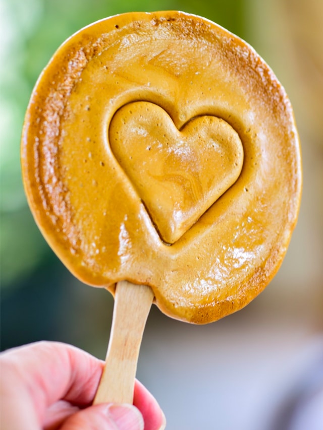 Dalgona (Korean Sugar Candy) - Korean Bapsang