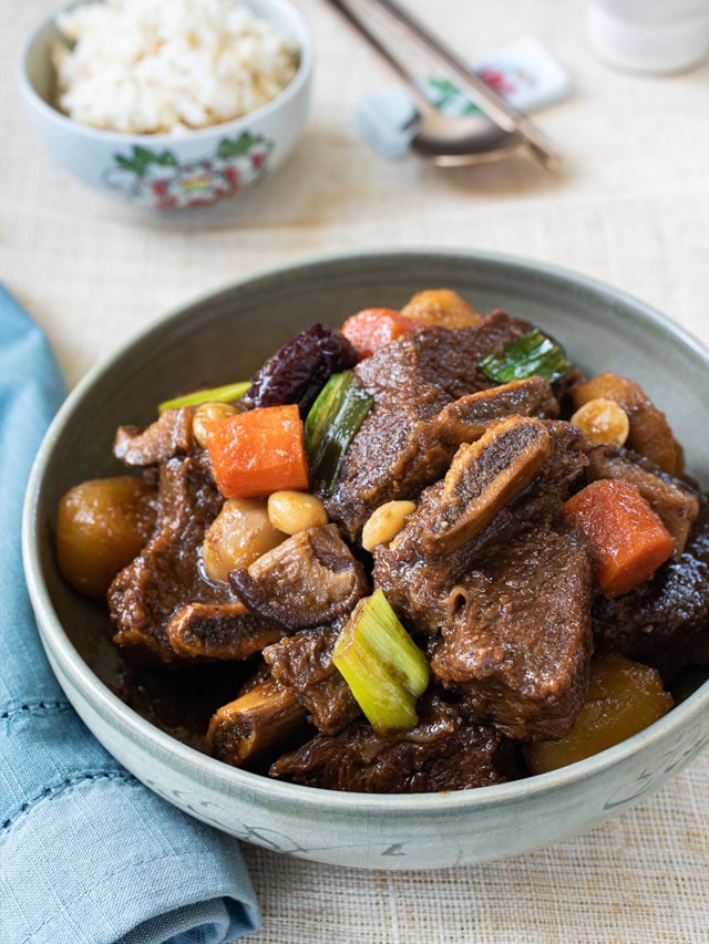 Galbijjim (Braised Beef Short Ribs) - Korean Bapsang